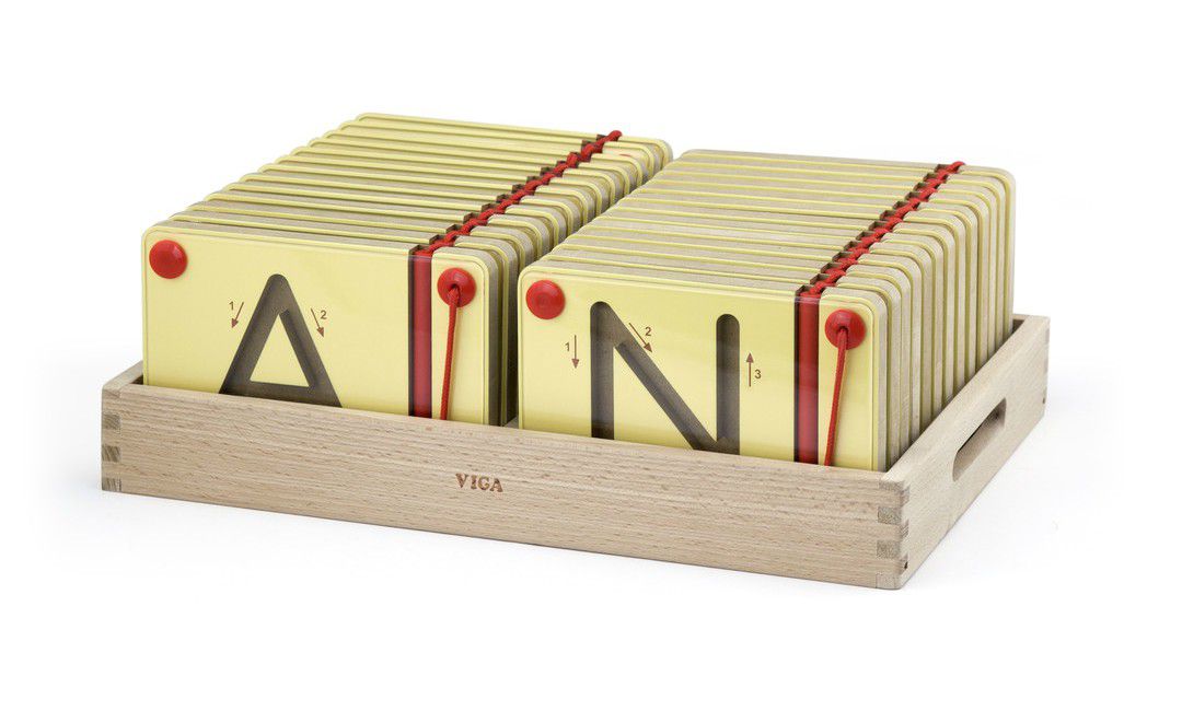 Viga Magnetic Tracing Board With Pen - Uppercase A